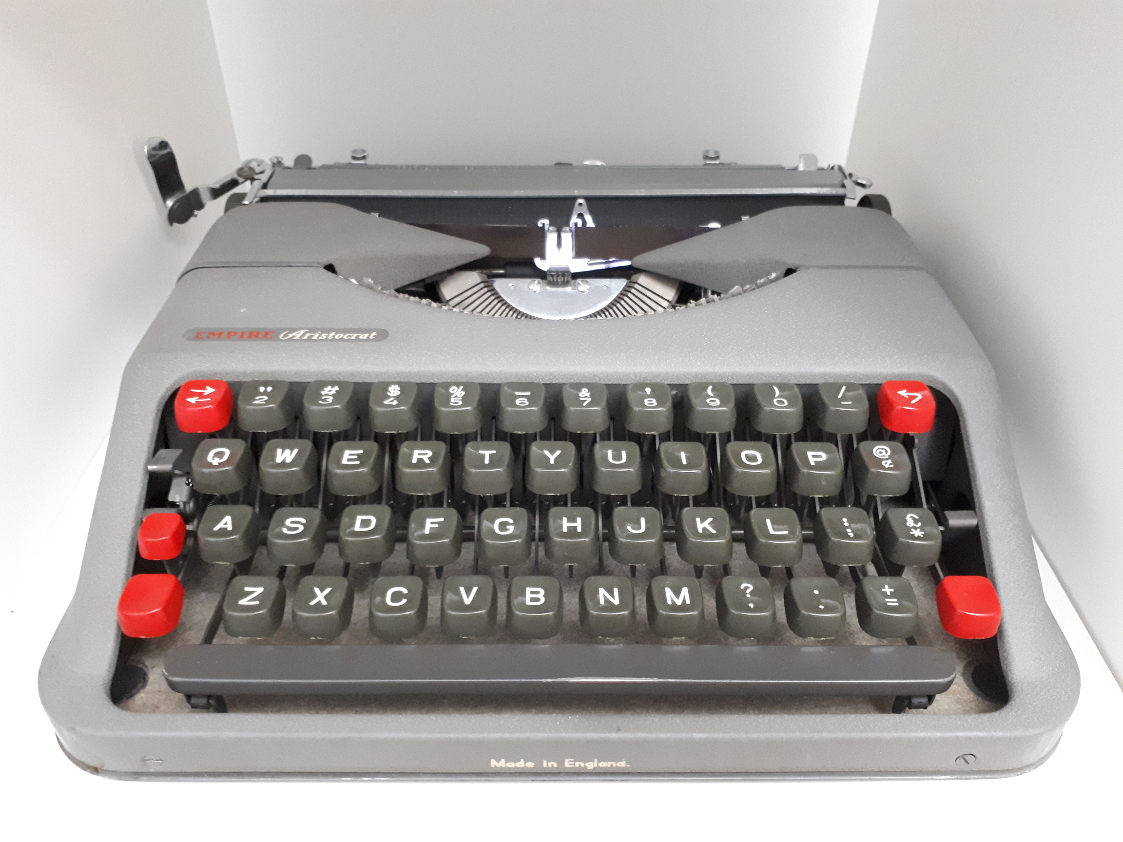 Typewriters – Phoebe Barton – Science Fiction Writer